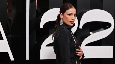 لأول مرة صبا مبارك تتحدث اللهجة السعودية بـأنا وسائقي فوشيا