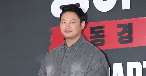 양치승 ‘종이의 집 파트2 미리 보러 왔어요 포토엔hd