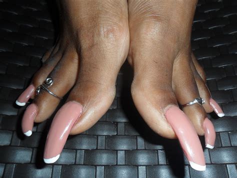 People With Long Toenails