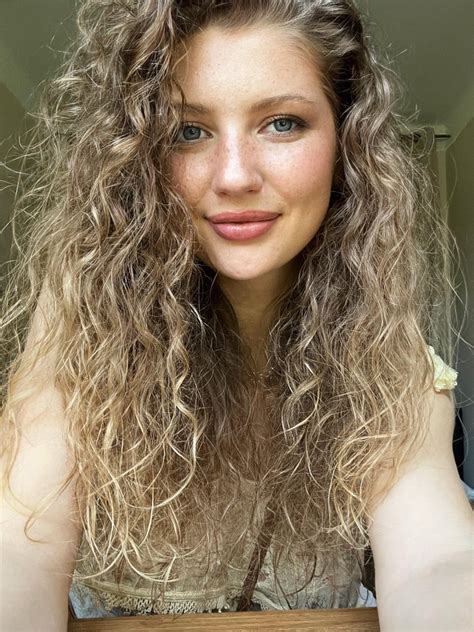 Samantha R Freckledgirls