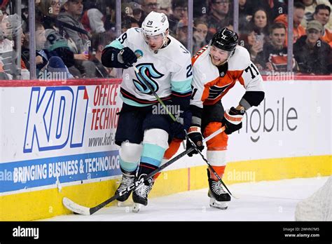 Seattle Krakens Vince Dunn Left Works Against Philadelphia Flyers