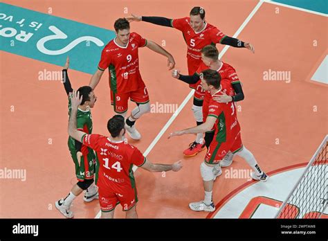 Players Of Maaseik With Tino Hanzic 9 Of Maaseik Landon Douglas