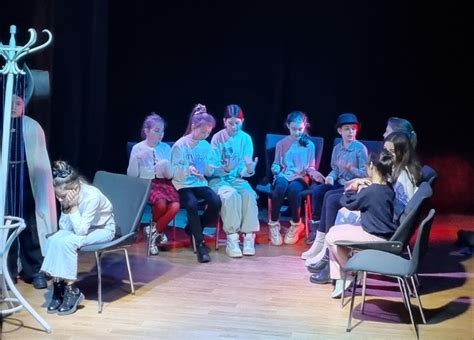 Представителна изява на клубовете по актьорско майсторство училище Екзарх Антим Първи град