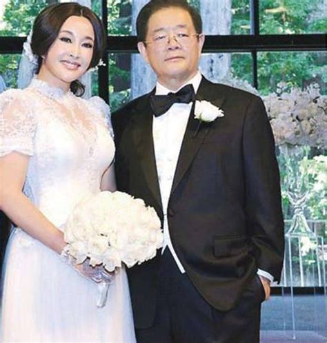 63岁刘晓庆怀孕了？第四任丈夫现年76岁，网友：不得不服气