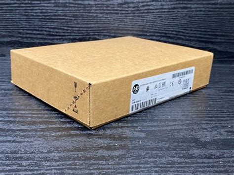 2022 Surplus Sealed Allen Bradley 1756 M08se Mo8se Controllogix Sercos