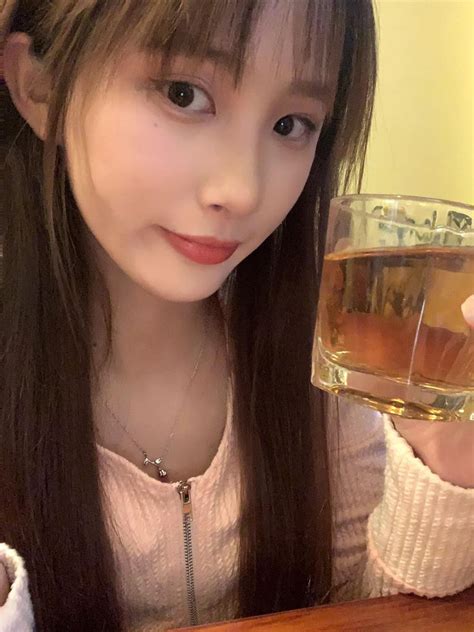 投稿分享女友（交流） On Twitter 64g需要私聊我（直接对接卖家）。欢迎各位出售女朋友前任照片，高于1g私信我。