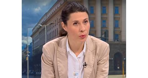 Елисавета Белобрадова Не е моментът да се правят решения на парче