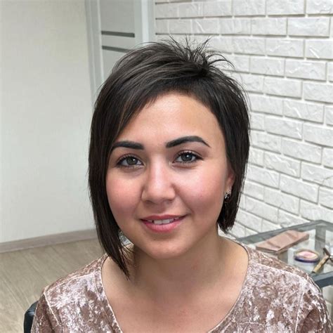 13 Slimming Long Pixie Cuts For Full Faces To Take Your Look To The