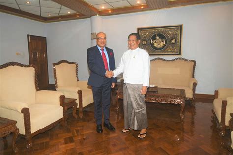 ဒုတိယဝန်ကြီးချုပ်နှင့် နိုင်ငံခြားရေးဝန်ကြီးဌာန ပြည်ထောင်စုဝန်ကြီး ဦးသန်းဆွေ ဘင်္ဂလားဒေရှ့်နိုင