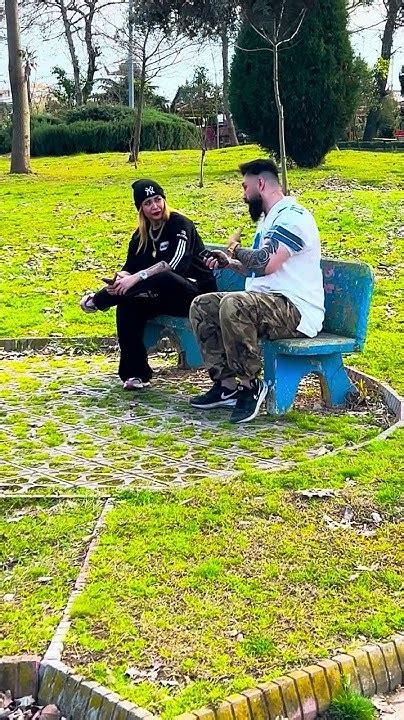 دختره سطح 1 بود بهم گفت مرتیکه آفتابه ای🤣 دوربین مخفی با رضا ژاپنی