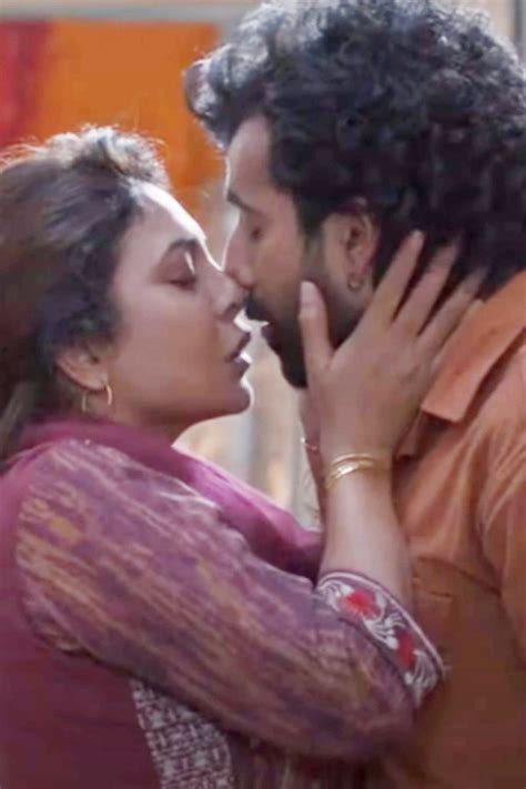 Shefali Shahs Bio Age Relationships Latest Buzz Photos Videos