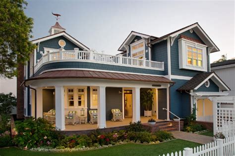 Unique Color Inspiration On The Exterior Wall Of The House Furnizing