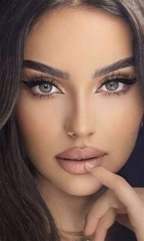 Pin By Myra On Eyebrows Beautiful Women Faces Beautiful Person