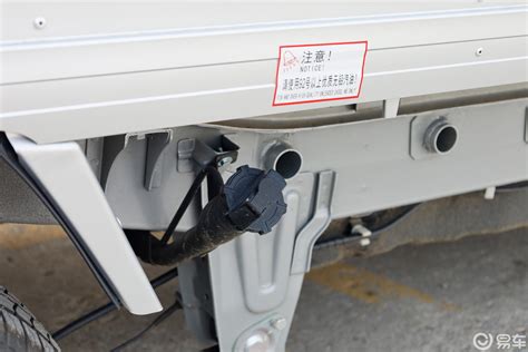 五菱荣光小卡专用车1 5L 单排 双层货柜车油箱盖图片 汽车图片大全 易车