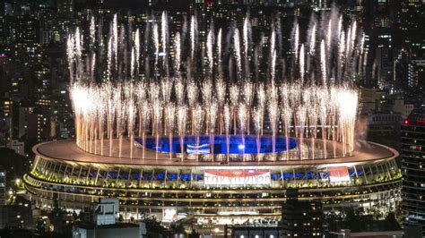 مشعل بازی‌های توکیو خاموش شد؛ پرچم المپیک به شهردار پاریس، شهر