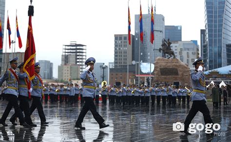 ФОТО Төрийн далбааны өдөрт зориулсан парад боллоо