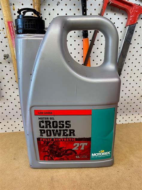 What You Need To Mix 2 Stroke Cycle Fuel 2 Stroke Mix