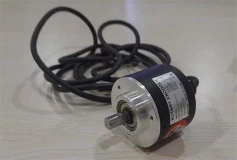 Black Cast Iron Optical Rotary Pulse Encoder For Industrial 6 Mm At