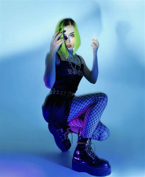 Anastasia Sereda R Sexymusicians