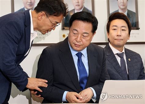 김두관 민주 이재명 1인 정당되고 있어권위주의 시대 회귀종합 나무뉴스