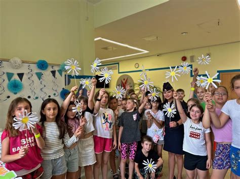 В детском оздоровительном лагере дневного пребывания на базе образовательных учреждений