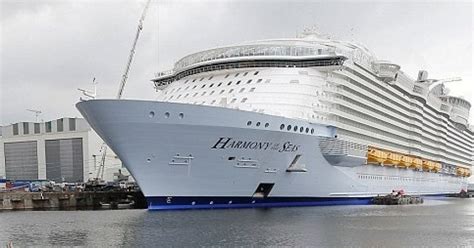 8500명 탑승 초호화 크루즈 진수 내부는 궁전급