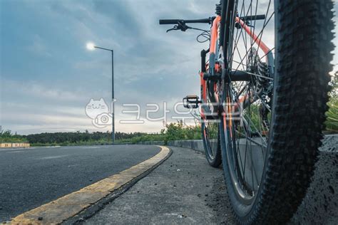 가로등 Bike Bicycle 자전거 Transportation 사진이미지일러스트캘리그라피 Jackyphoto작가