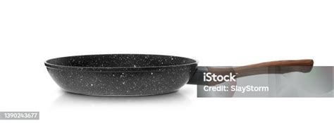 흰색에 고립 된 붙지 않는 화강암 코팅이있는 현대적인 프라이팬 0명에 대한 스톡 사진 및 기타 이미지 0명 Granitic 가정 생활 Istock