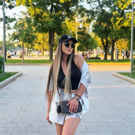 Я вернула свои шикарные волосы 🥰 Спасибо моей любимой Фее которая сделала очередную бомбу🥰