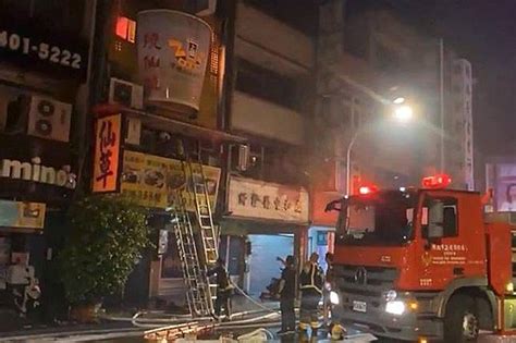 桃園老字號「上輝仙草」凌晨大火 3人受困釀1死2傷 上報 Line Today