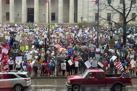 США та Європу охопили протести проти Трампа всі останні новини на сьогодні Inkorr