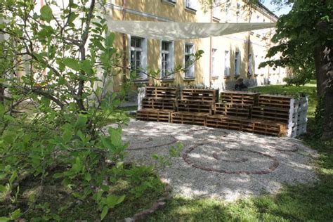 Класна стая на открито в Национална Априловска гимназия Gabrovo News