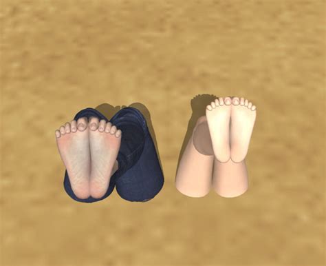 Laura Lois Feet