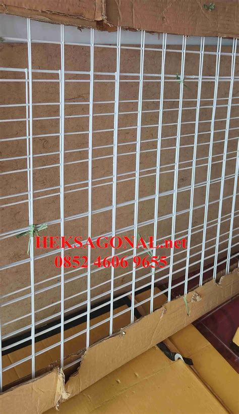 Konsep Rak Display Aksesoris HP