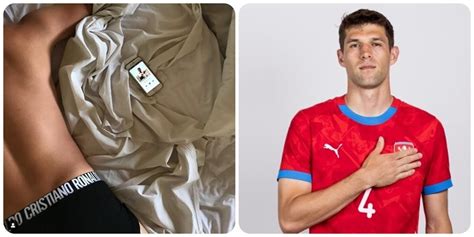 НЕЛОВКО Грешникът за Чехия рекламира гащи на Роналдо