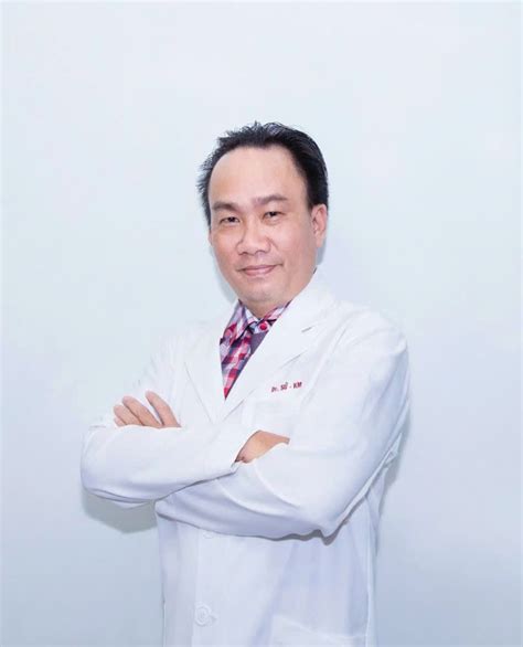 Dr Phan Sử Người Việt đầu Tiên Tạo Dáng Bằng Phương Pháp Nội Soi Giảm Mỡ
