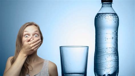 Si Le Salen Burbujas A La Botella O Al Vaso De Agua Te Contamos Qué