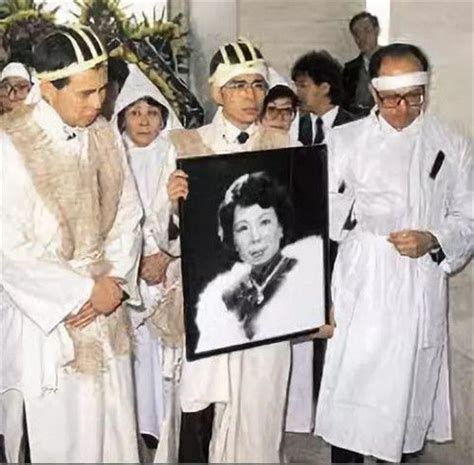 风水师蔡伯励：一句“你亡妻庄月明死得惨”，就收了李嘉诚200万 搜狐大视野 搜狐新闻