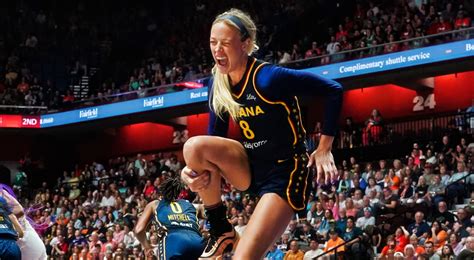 Sophie Cunningham Drops Wild Comment After Posing Next To Sydney