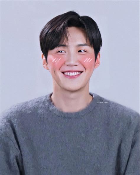 Kim Seon Ho Aktor Korea Pacar Pria Aktor Kim Seon Ho Aktor Korea Pacar Pria Aktor
