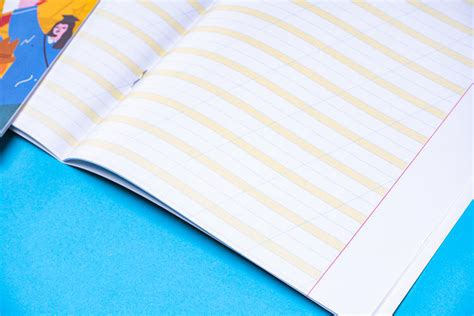 Зошити у косу лінію з жовтими полями 5 штук по 12 аркушів