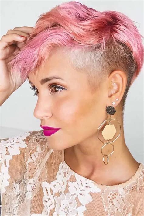 10 Sexy Hairstyles For Pink Hair
