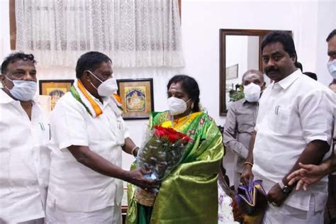 புதுச்சேரி துணைநிலை ஆளுநர் பொறுப்பை ஏற்றார் ஆந்திர ஆளுநர் தமிழிசை செளந்தரராஜன் முதல்வர்