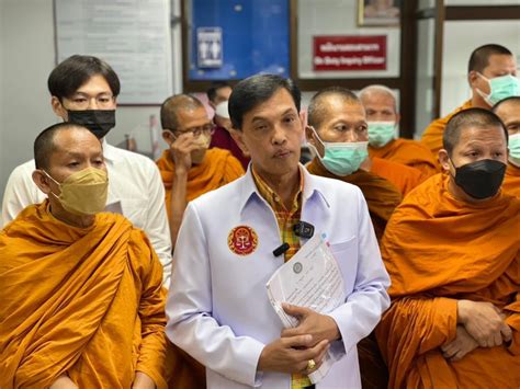 Photo Gallery ทนายกองทัพธรรม พาตำรวจ สภ บ้านหมี่ บุกเชิญตัว ชายแต่งกายเลียนแบบสงฆ์ ที่วัดเขาปก