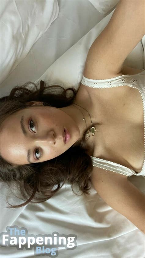 Laufey Lin Laufey Nude Leaks Photo 13 Thefappening