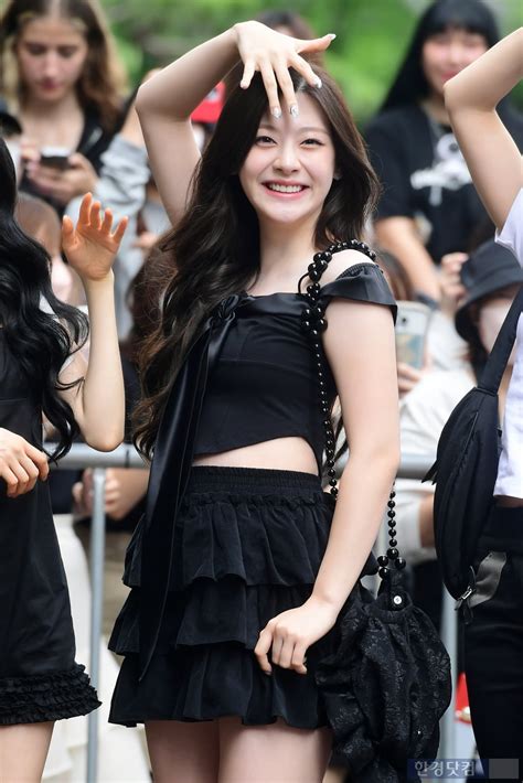 스테이씨 세은 예쁜 미소에 빠져들겠네~ 한국경제