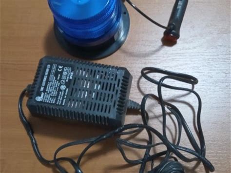 Rotaciono Plavo Svjetlo Ili Alarm Dijelovi I Oprema Burza Oglasi