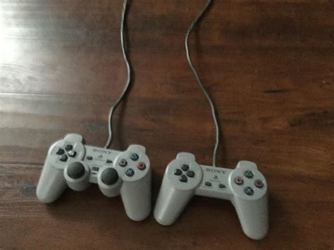 Do You Prefer The Original Ps1 Controller Or The Duel Shock Controller