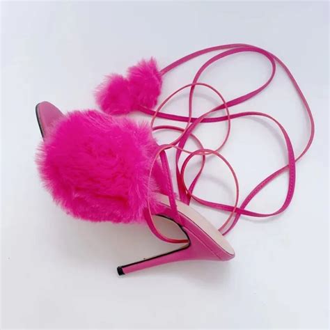 여성호환용 핑크 옐로우 봉제 파티 샌들 스위트 유럽 및 미국 하이힐 슬리퍼 사이즈 3642 2023 여름 티몬