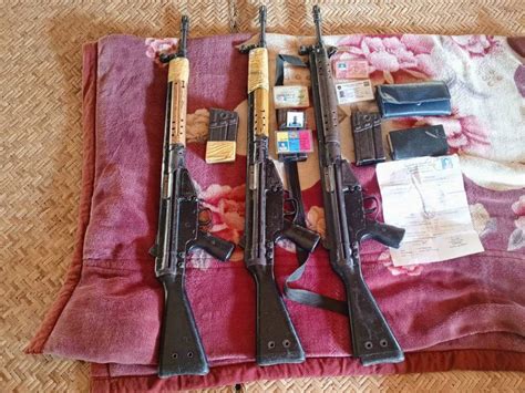 ဆီမီးခုံမြို့မှာ ရဲ ၃ ဦးပစ်ခတ်ခံရလို့ ၂ ဦးသေဆုံးပြီး သေနတ် ၃ လက်ရရှိ မြင်းခြံက အုပ်ချုပ်ရေးမ